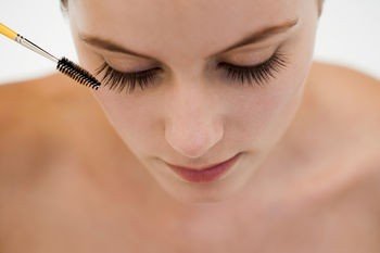 Best Lengthening Mascara – Best Brands, Tips, and How to Apply, Put on ...